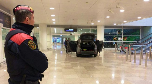 (非常警戒体制発令中）スペイン エル・プラット国際空港 車で空港内に侵入2人逮捕 – スペインプレス